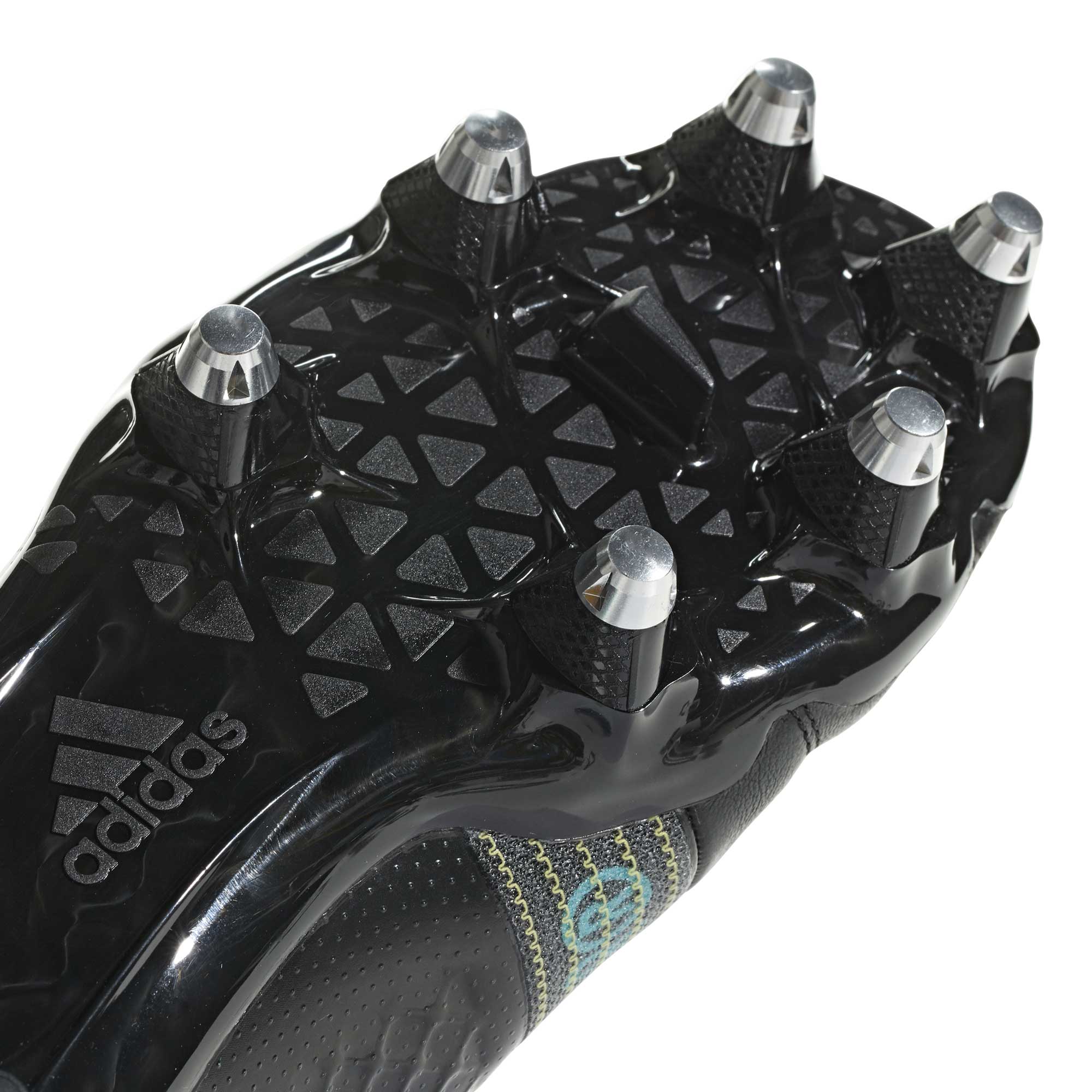 Nous avons testé la Kakari X Kevlar SG - La Chaussure de rugby